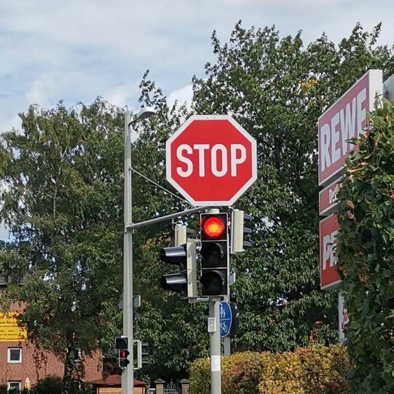Erstaunlich Halt Vorfahrt Gewahren Ebenbild